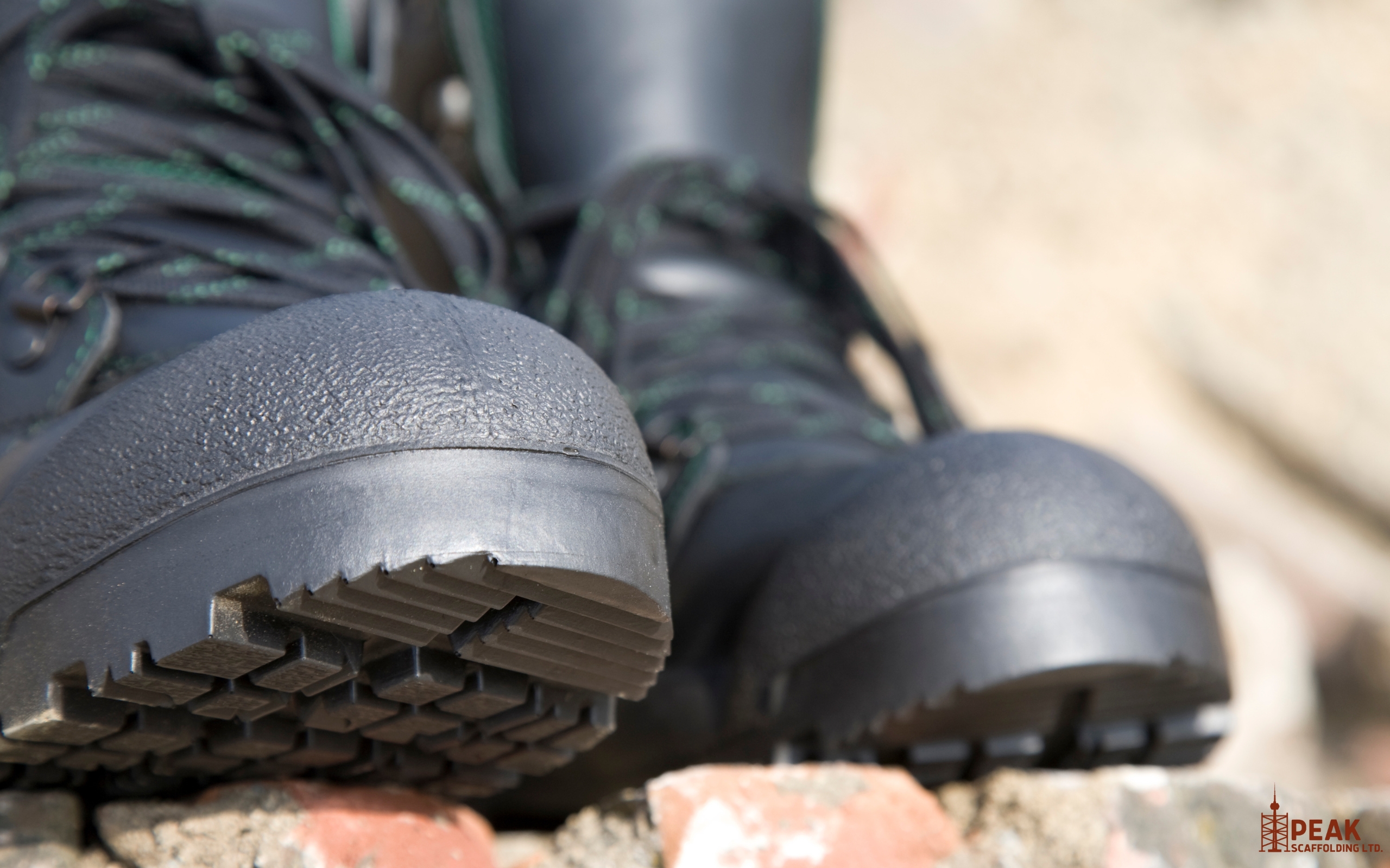 Scaffolding PPE in Ontario: Interactive Guide - PEAK Scaffolding LTD